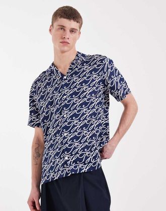 Tommy Hilfiger Chemise en lin imprim&eacute;e avec manches courtes et col - Bleu marine