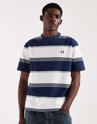 Fred Perry Schweres, gestreiftes T-Shirt in Blau und Wei&szlig; mit Logo-Bunt