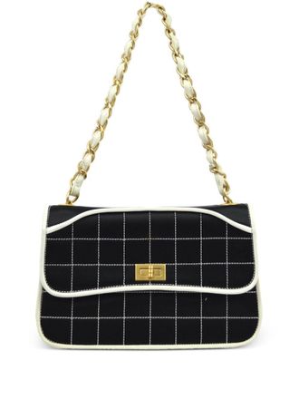 Chanel sac porté épaule 2.55 Choco Bar (2000) - Noir