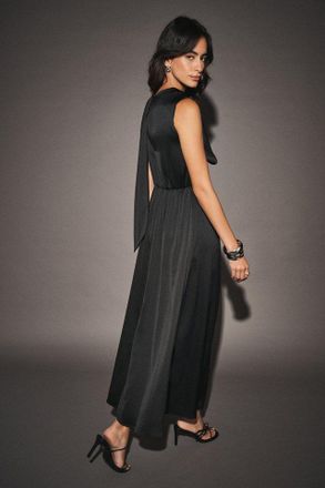 Next Midikleid Strukturiertes Satin-Midikleid mit Schal (1-tlg)