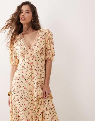 Miss Selfridge Durchgekn&ouml;pftes Maxikleid in Gelb mit Bl&uuml;mchenmuster und Spitzenborte-Mehrfarbig