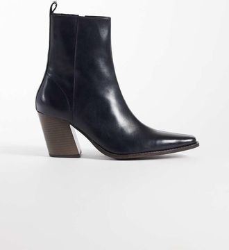 Asos Chelsea-Boots mit Absatz und Natursohle aus schwarzem Leder