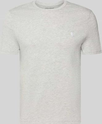 Review Basic Slim Fit T-Shirt mit Flock-Logo auf der Brust