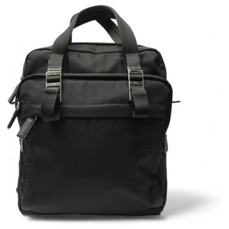 Prada Rucks&auml;cke - PRADA RUCKSACK AUS SCHWARZEM RE-NYLON MIT DREIECK- - Gr. unisize - in Schwarz - f&uuml;r Damen