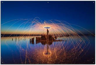 Wallario Outdoor-Poster f&uuml;r Garten oder Balkon Feuerkreise am Wasser, Motivbanner Gr&ouml;&szlig;e: ca. 60 x 90 cm, Outdoor-Bild