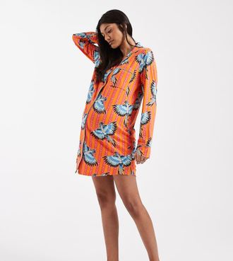 Chelsea Peers Maternity - Buntes Oversize-Nachthemd mit exotischem Vogelmuster