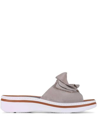 Ron White sandales en daim Frani &agrave; volants - Tons neutres