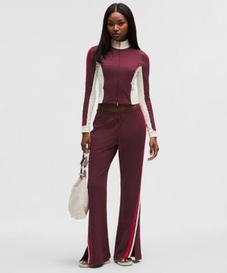 lululemon Trainingshose im Slim Fit mit mittelhohem Bund und Streifen f&uuml;r Frauen - Gr&ouml;&szlig;e 2XS in Burgundy Bay/Light Ivory/Oxford Red