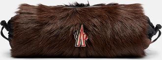 Moncler Clutch aus Shearling