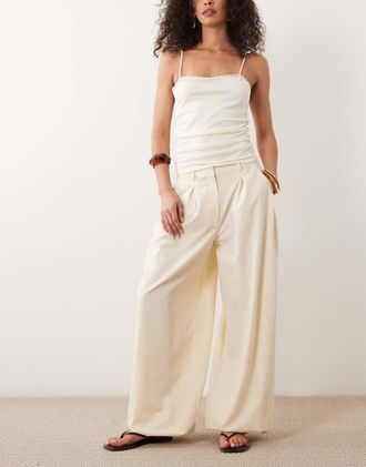 Miss Selfridge Pantalon ajust&eacute; coupe ballon - Blanc cass&eacute;