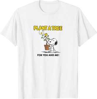 Peanuts Earth Day Snoopy Pflanze einen Baum f&uuml;r dich und mich T-Shirt