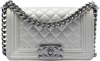 Chanel Sac bandouli&egrave;re matelass&eacute; en caviar pr&eacute;-aim&eacute; - Femme - Pre-owned - Gris - Taille: ONE Size