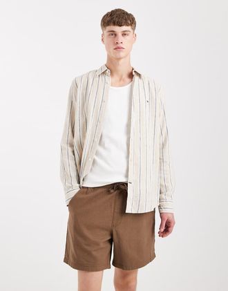 Tommy Jeans Shorts aus Leinenmix in Braun-Brown