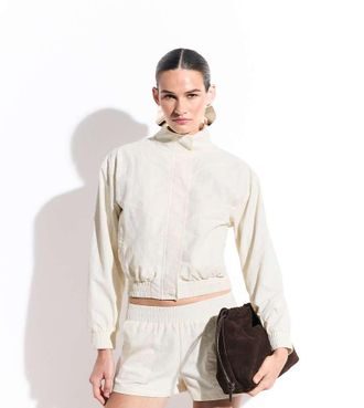 the frolic ensemble 2 pi&egrave;ces veste de surv&ecirc;tement en nylon &agrave; col chemin&eacute;e exclusif couleur cr&egrave;me-Blanc