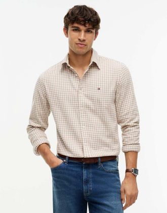 Tommy Hilfiger Regular Fit Flanellhemd mit Gingham-Dobby-Muster in Coastal Taupe / kariert-Neutral