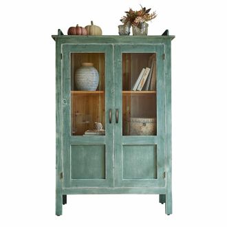 Loberon Vitrine Nouvellese - Nostalgisches Flair - Verstellbare Einlegeb&ouml;den - Vitrinenschrank - Aufbewahrung - Glas - Kiefernholz, gr&uuml;n/braun