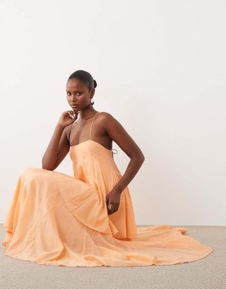 Asos Robe longue de qualit&eacute; sup&eacute;rieure &agrave; volants avec jupe &agrave; godets et bretelles fines - Corail clair-Orange
