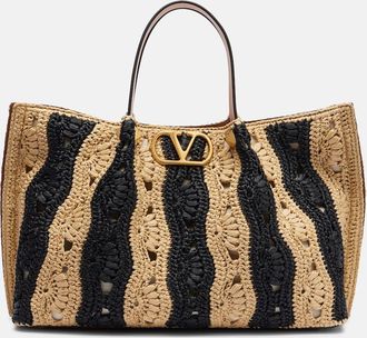 Valentino Garavani Tote Bag VLogo Medium aus Raffiabast
