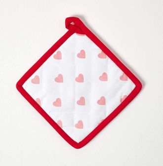 Homescapes Rot-weiß-rosa Topflappen gHerzen 20x20 cm, Topfuntersetzer Baumwolle wattiert, Topflappen waschbar mit Schlaufe zum Aufhängen
