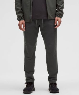 lululemon Zeroed In Hose im Slim Fit aus f&uuml;r M&auml;nner - Gr&ouml;&szlig;e 2XL in Graphite Grey