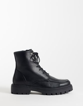 Asos Schn&uuml;rstiefel mit Sch&uuml;rzennaht und Wanderstiefel-Details in Schwarz