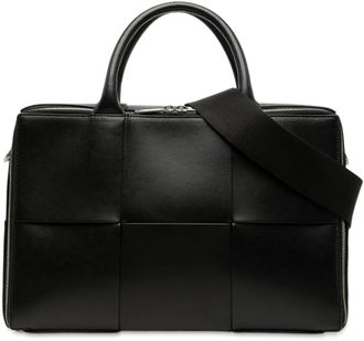 Bottega Veneta Crossbody Bags - Calfskin Maxi Intrecciato Arco Briefcase - Gr. unisize - in Schwarz - f&uuml;r Damen