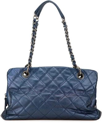 Chanel Shopper - Quilted Iridescent Caviar Chic Shopping Tote - Gr. unisize - in Blau - f&uuml;r Damen