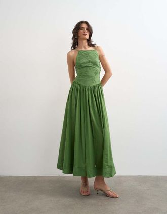 Topshop Robe d&eacute;t&eacute; mi-longue avec bretelles fines et dos en V - Vert