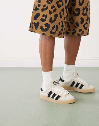 adidas Originals Campus 00s - Sneaker in Cremewei&szlig; und Schwarz-Neutral