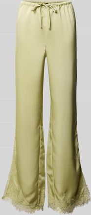 Gina Tricot Flared Fit Stoffhose mit Spitzenbesatz