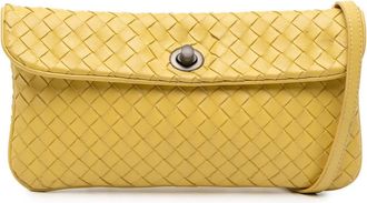 Bottega Veneta Hobo Bags - Mini Nappa Intrecciato Turn Lock Crossbody - Gr. unisize - in Gelb - f&uuml;r Damen