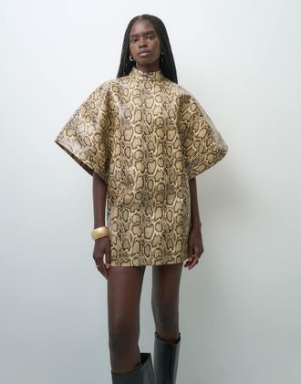Asos robe courte en imitation cuir &agrave; manches chauve-souris imprim&eacute; serpent-Multi