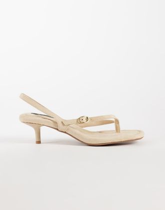 River Island Sandaletten in Beige mit Zehensteg und Schnalle-Neutral