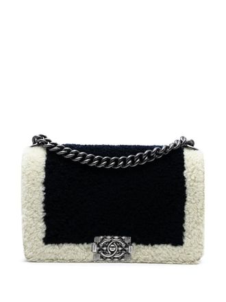 Chanel sac &agrave; bandouli&egrave;re Old Medium Bicolor Shearling Boy Flap (2015-2016) - Noir