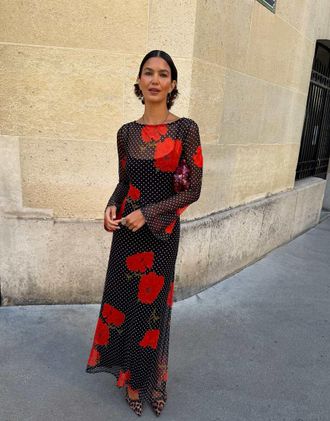 Never Fully Dressed Aria lang&auml;rmliges Mesh-Maxikleid mit schwarzem Punktemuster und Mohnblumenprint