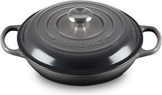 LE CREUSET Le Creuset Signature Gusseisen Gourmet-Profitopf, Rund, Ø 26 cm, 2,2 l, Für alle Herdarten inkl. Induktion geeignet, 4,205 kg, Flint, 21180264442430