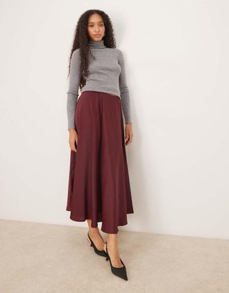 Vero Moda Jupe volumineuse mi-longue en satin - Bordeaux-Rouge