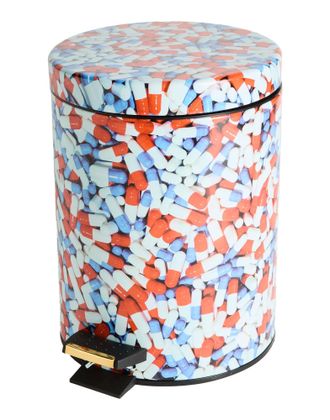 SELETTI WEARS TOILETPAPER TOILETPAPER