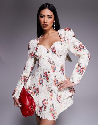 Asos Strukturiertes Jeans-Minikleid mit Blümchenmuster, Muschelkanten-Detail und Schleife am Rücken-Bunt