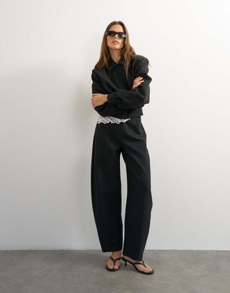 Topshop pantalon ajust&eacute; &agrave; jambe ballon en noir