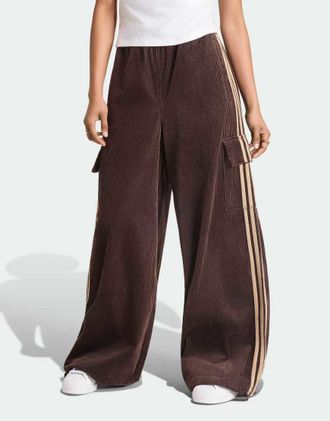 adidas Originals Cord-Hose mit 3 Streifen im Cargo-Stil in Aurora Coffee / Khaki Six-Braun