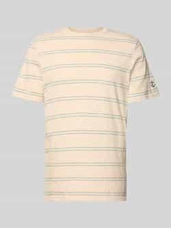 Guess T-Shirt mit Rundhalsausschnitt und Label-Patch