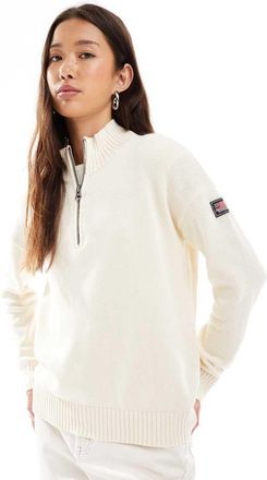 Superdry L&auml;ssig geschnittener Pullover aus Strick in Naturwei&szlig; mit kurzem Rei&szlig;verschluss