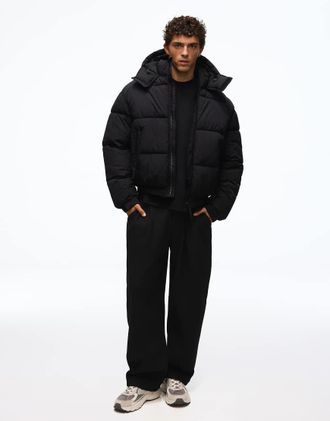 Bershka Schwarze Pufferjacke