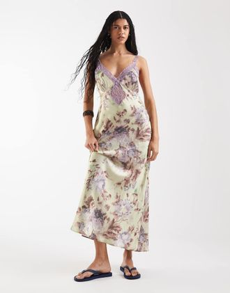 Reclaimed Vintage Maxi-Freizeitkleid mit gr&uuml;nem Blumenmuster und Spitzeneinsatz
