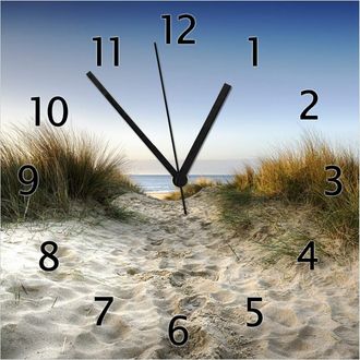 Wallario Design-Wanduhr Weg durch die D&uuml;nen zum Strand am Meer aus Glas, Motiv-Uhr Gr&ouml;&szlig;e 30 x 30 cm, Schwarze Zeiger