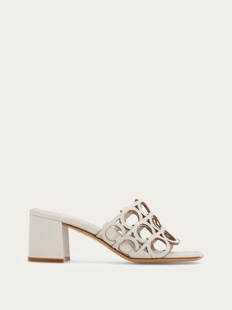 Ferragamo Damen Gancini Sandale Grau Größe 35.5