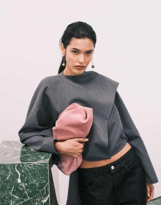 Asos Hochwertige Wildleder-Clutch mit Wolkendesign in Staubrosa