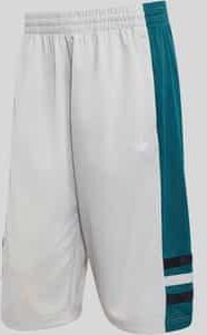 adidas Originals Loose Fit Sweatshorts mit Logo-Stitching