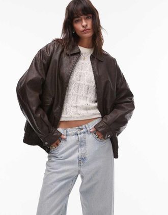 Topshop Bomber oversize en similicuir texturé avec col - Marron